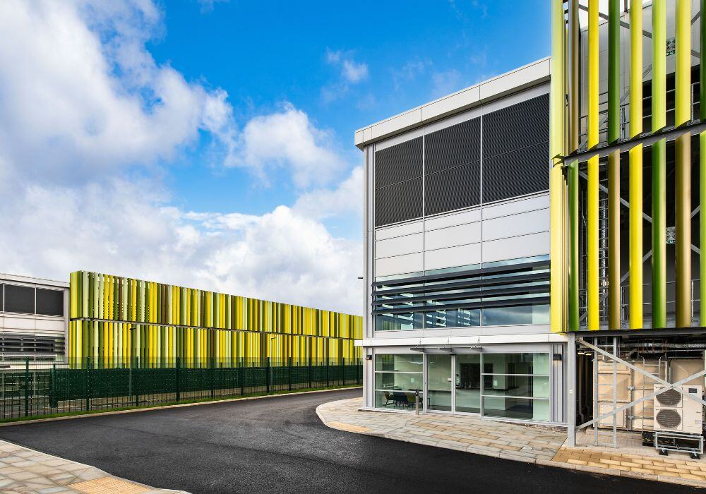 Architectural fins Vector façade system - Maple Façades